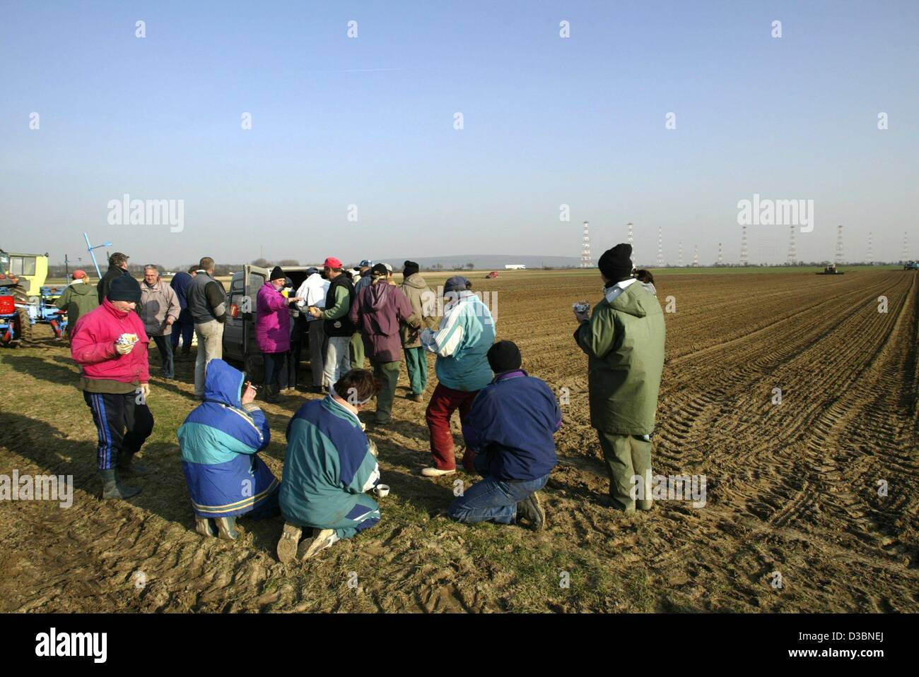 Polish workers hi-res stock photography and images - Alamy