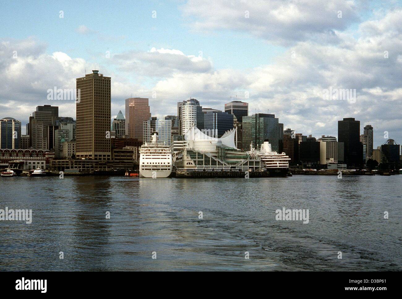 (dpa files) - This undated filer shows the Canadian seaport of ...