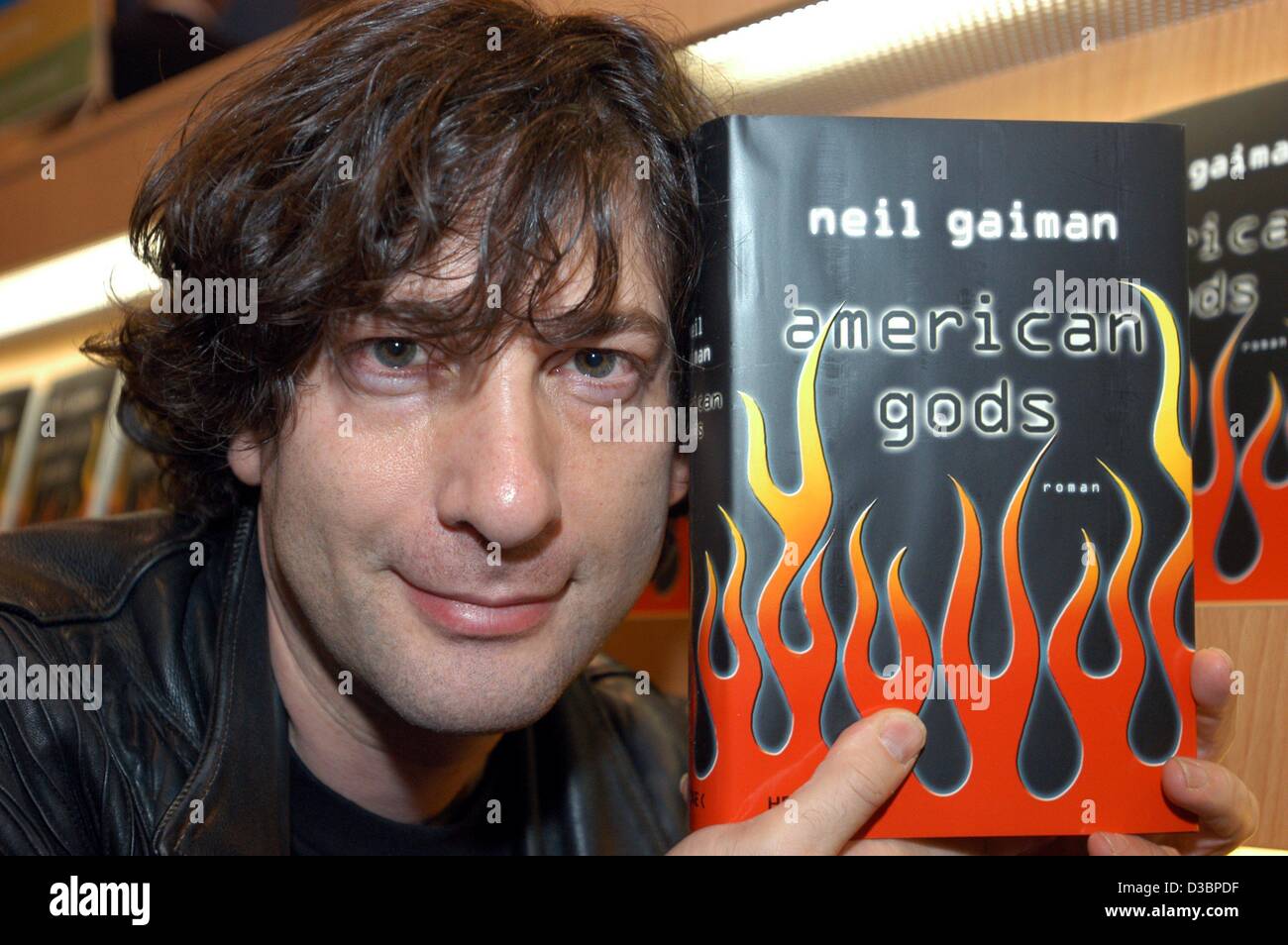(dpa) - The British-born author Neil Gaiman poses at the Book Fair in ...