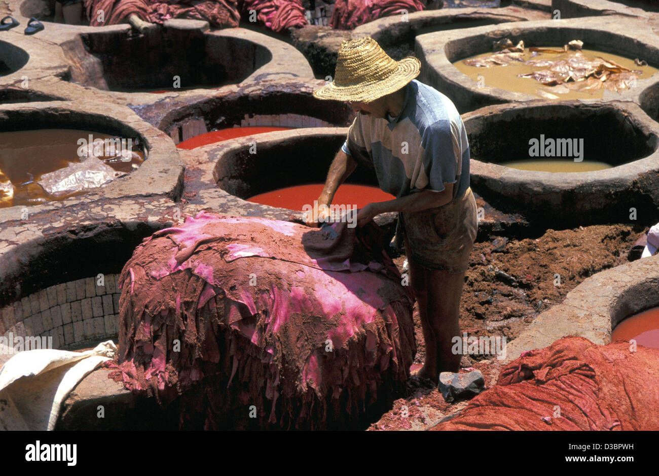 Tanning basin hi-res stock photography and images - Alamy