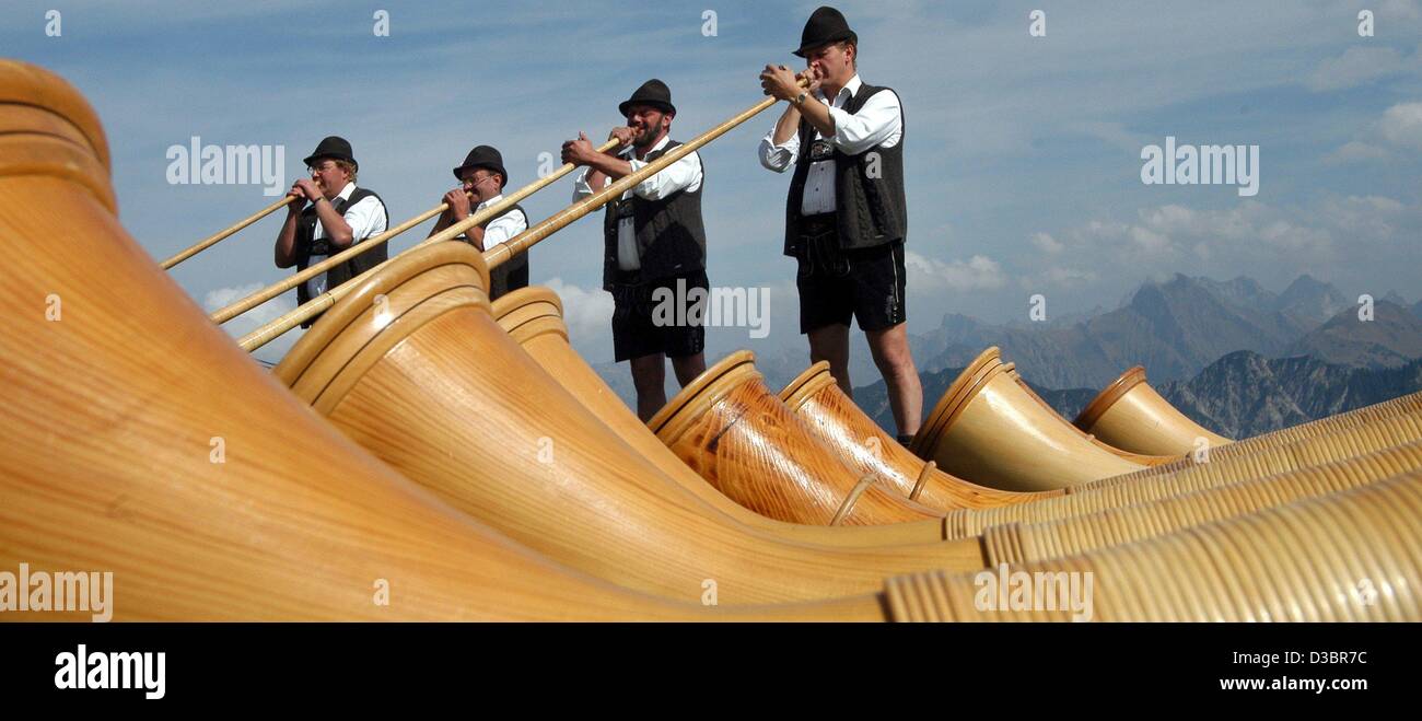 Alphorn hi-res stock photography and images - Alamy