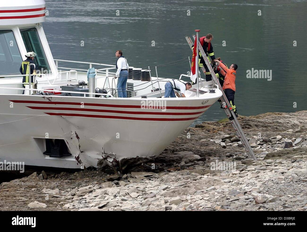 Climbing onto boat hi-res stock photography and images - Alamy
