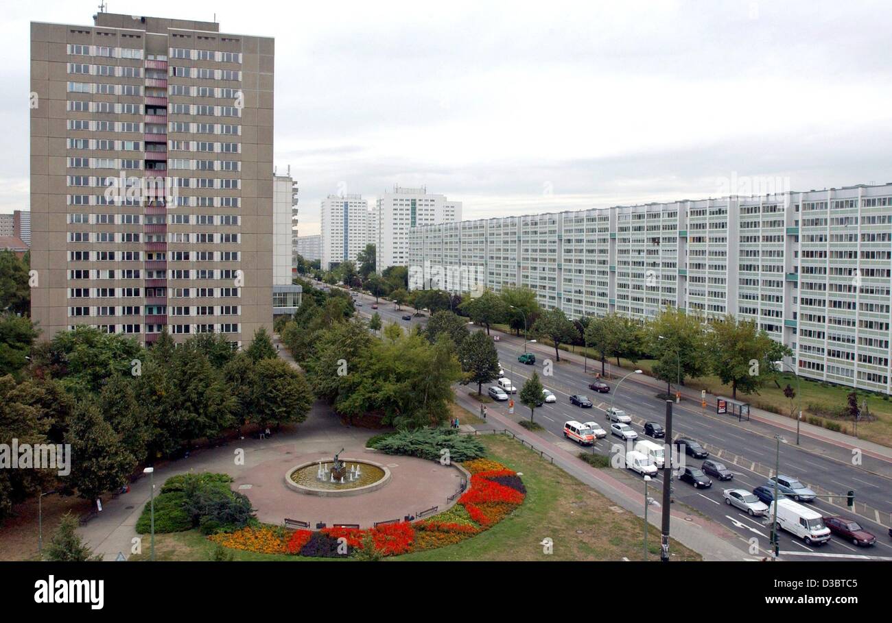 Berlin gdr prefabricated housing in hi-res stock photography and images ...