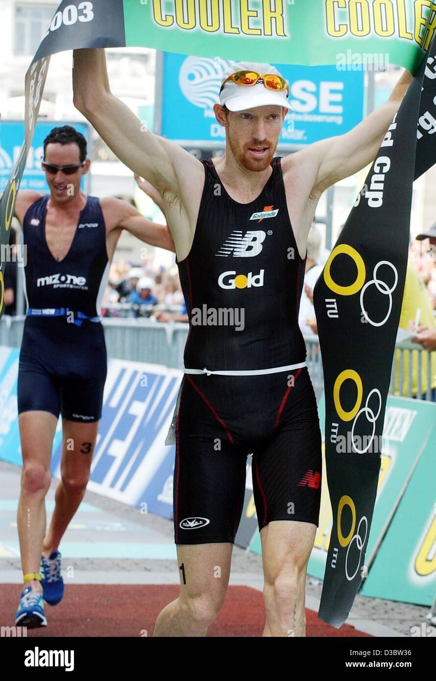 (dpa) - Britain's Andrew Johns (front) crosses the finish line before ...