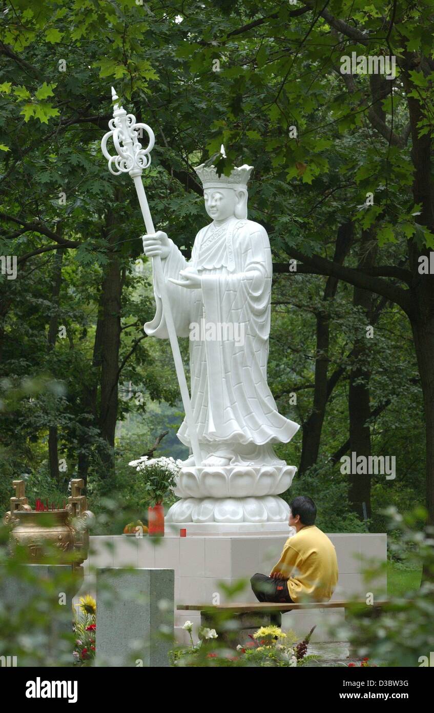 (dpa) - A larger-than-life Buddha statue stands on the Buddhist ...