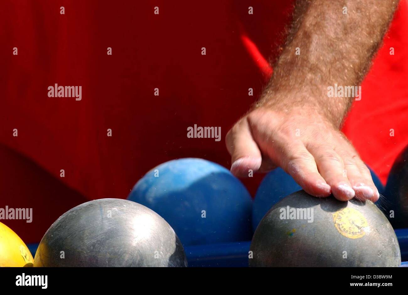 Mens shot put hi-res stock photography and images - Alamy