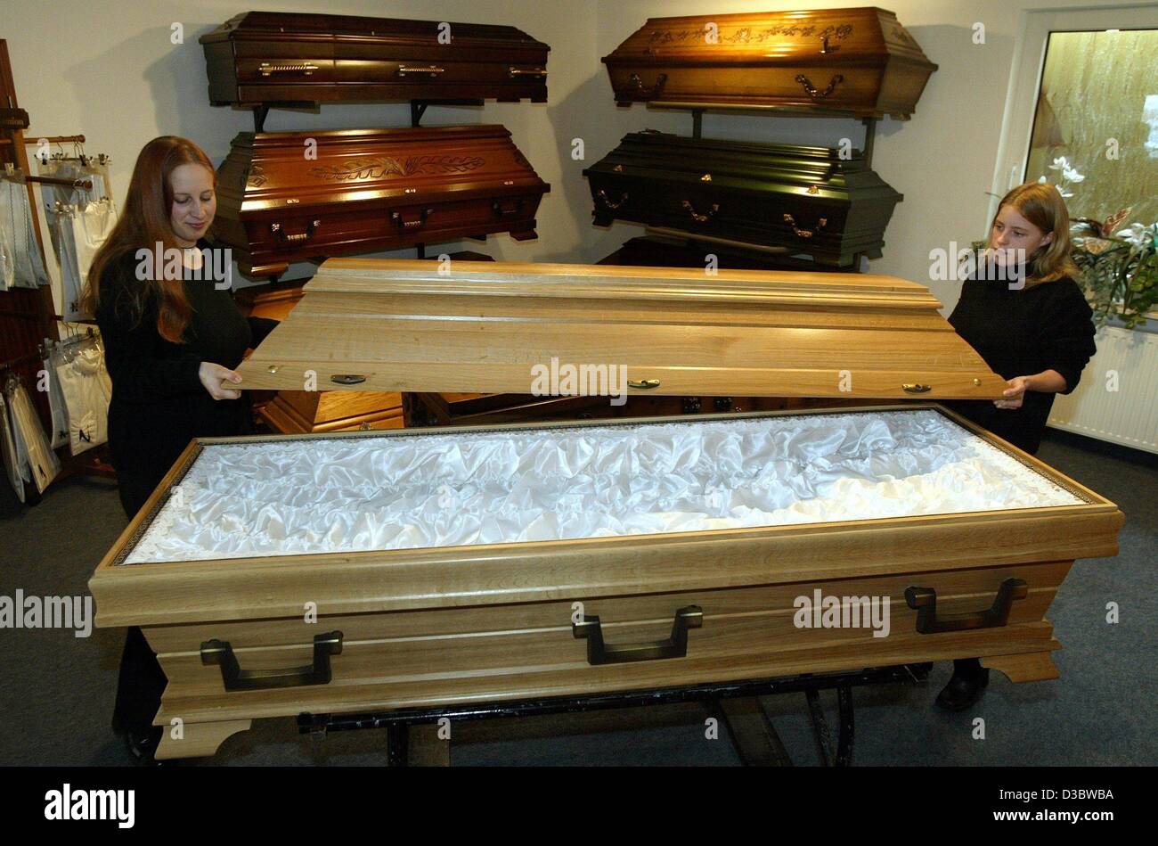 Economy business finance ebf labour lab undertaker mortician funderal ...