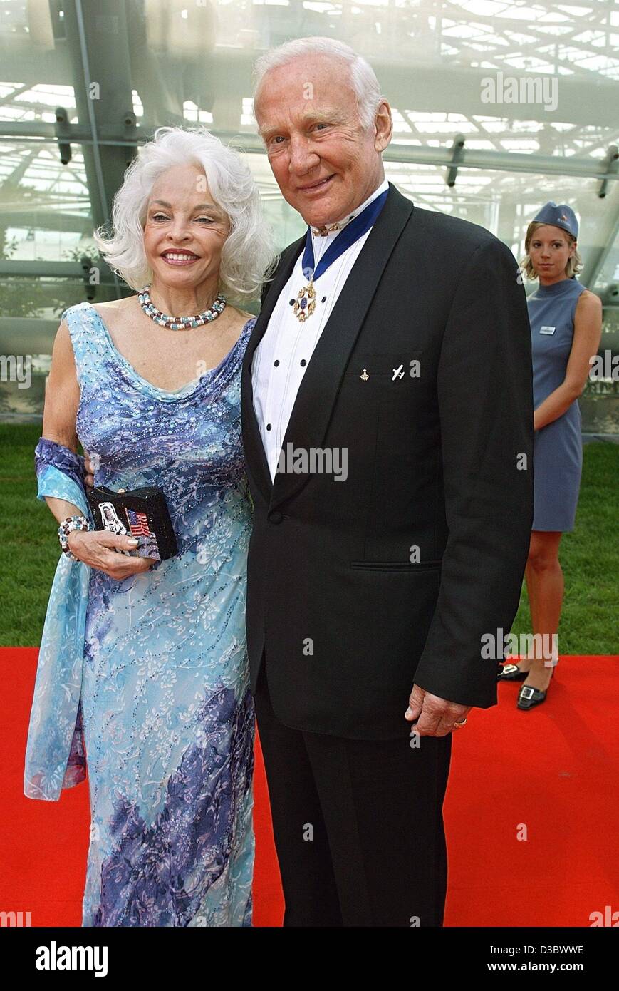 Buzz aldrin his wife lois arrive on the red carpet hi-res stock ...