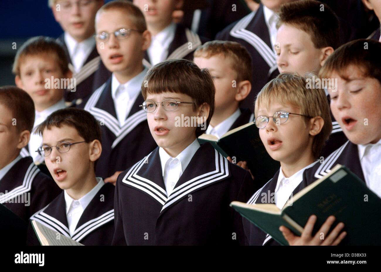 (dpa) - Young members of the St. Thomas choir ('Thomanerchor') from ...