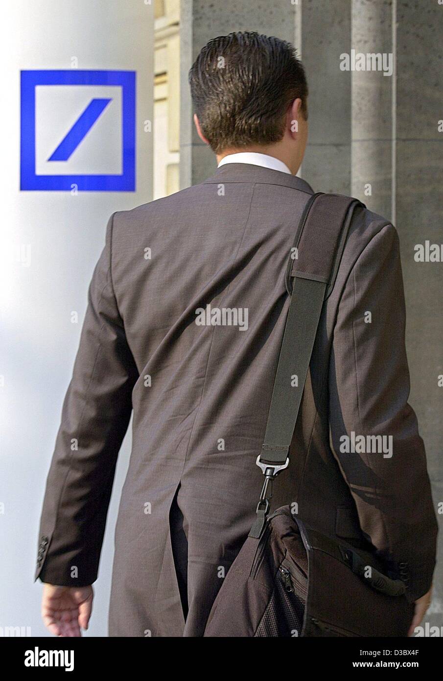 Branch employee hi-res stock photography and images - Alamy