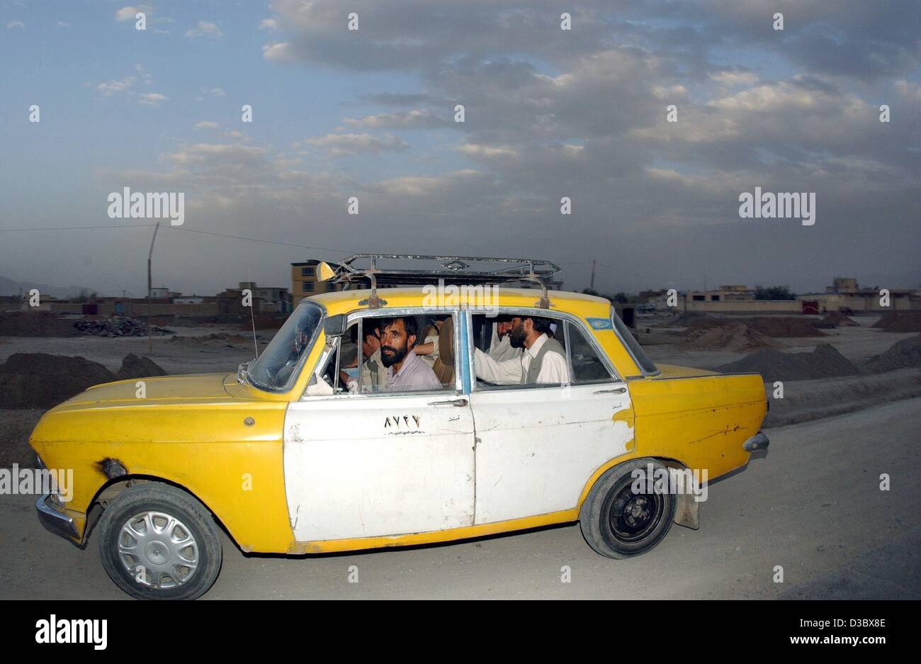 Taxi kabul hi-res stock photography and images - Alamy