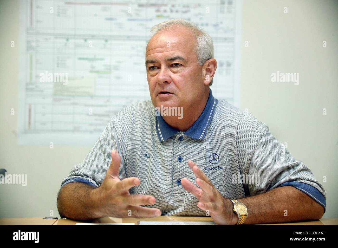 (dpa) - William C Taylor, Head of the DaimlerChrysler assembly plant ...