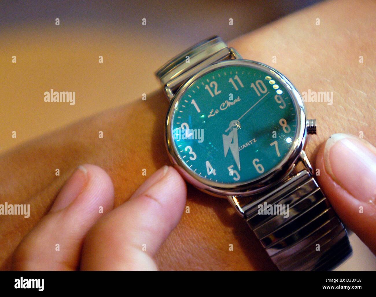 Left arm celebrates hi-res stock photography and images - Alamy