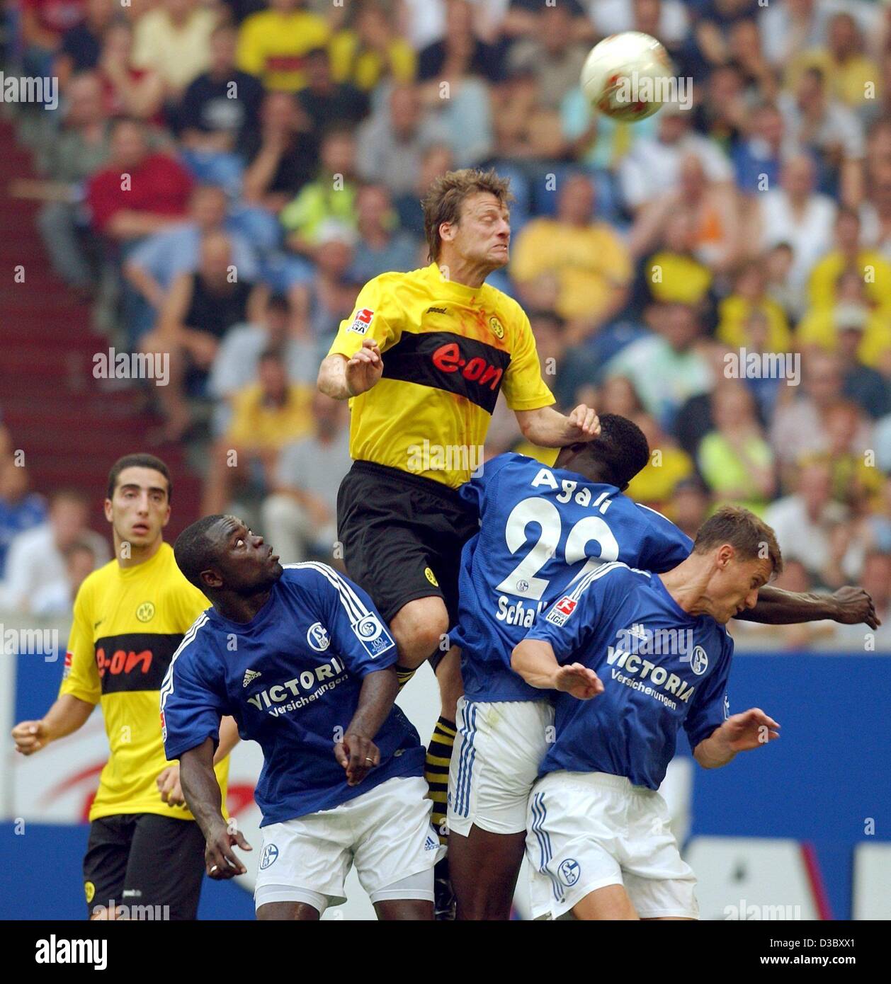 Sports spo soccer bundesliga header jumping gesture germany hi-res ...
