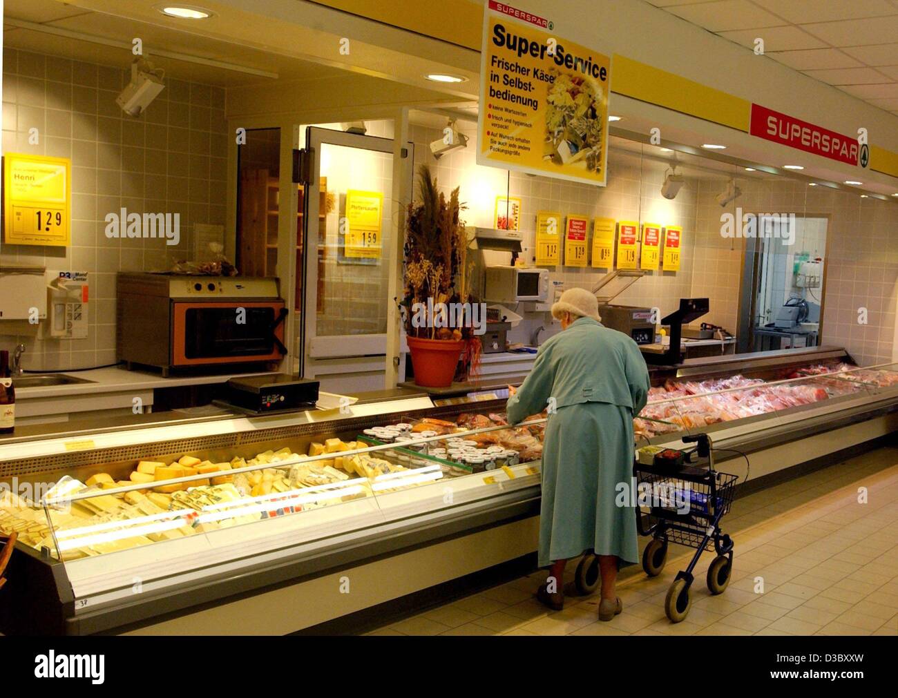 Berlin germany woman looks in hi-res stock photography and images - Alamy