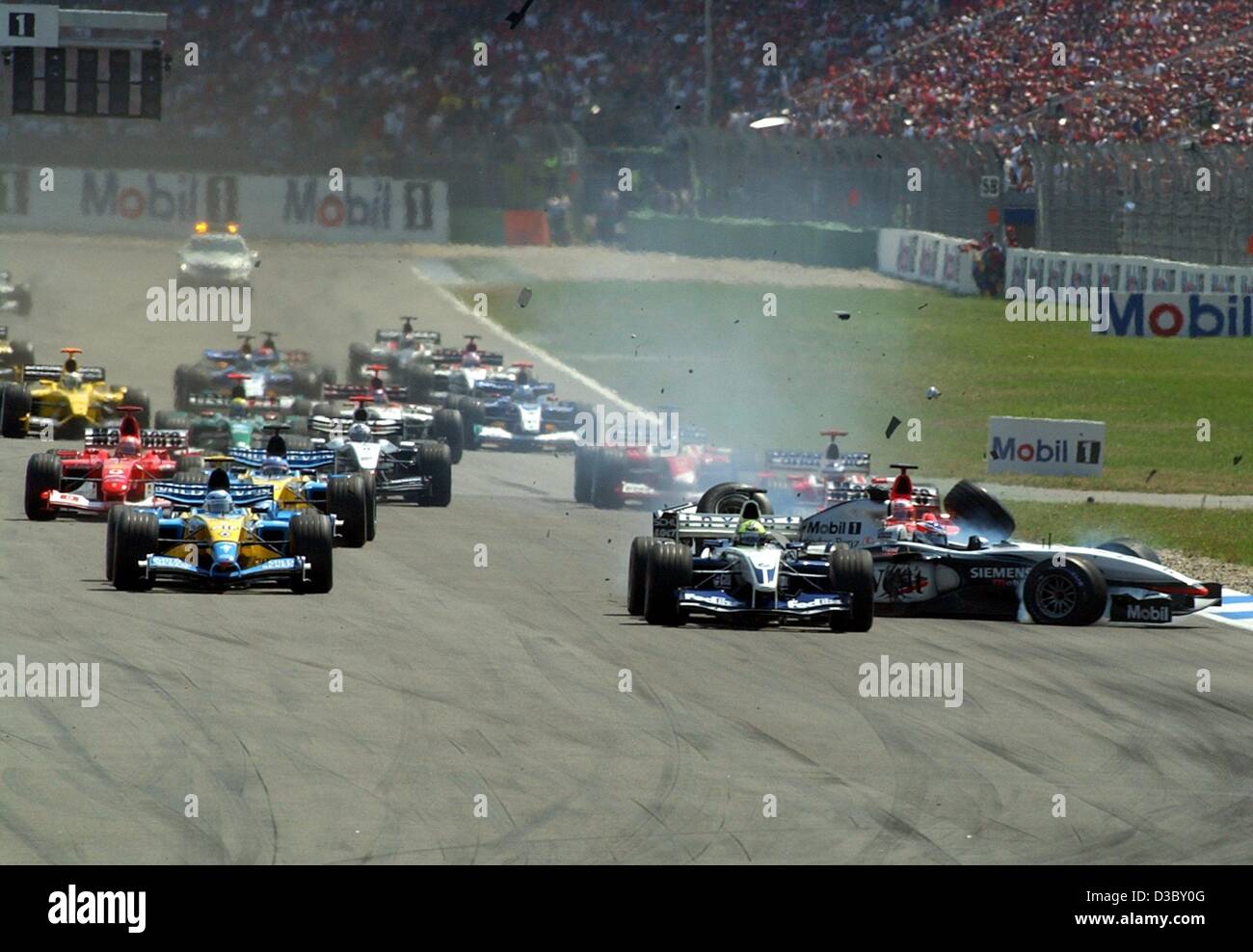 Formula 1 race behind hi-res stock photography and images - Alamy