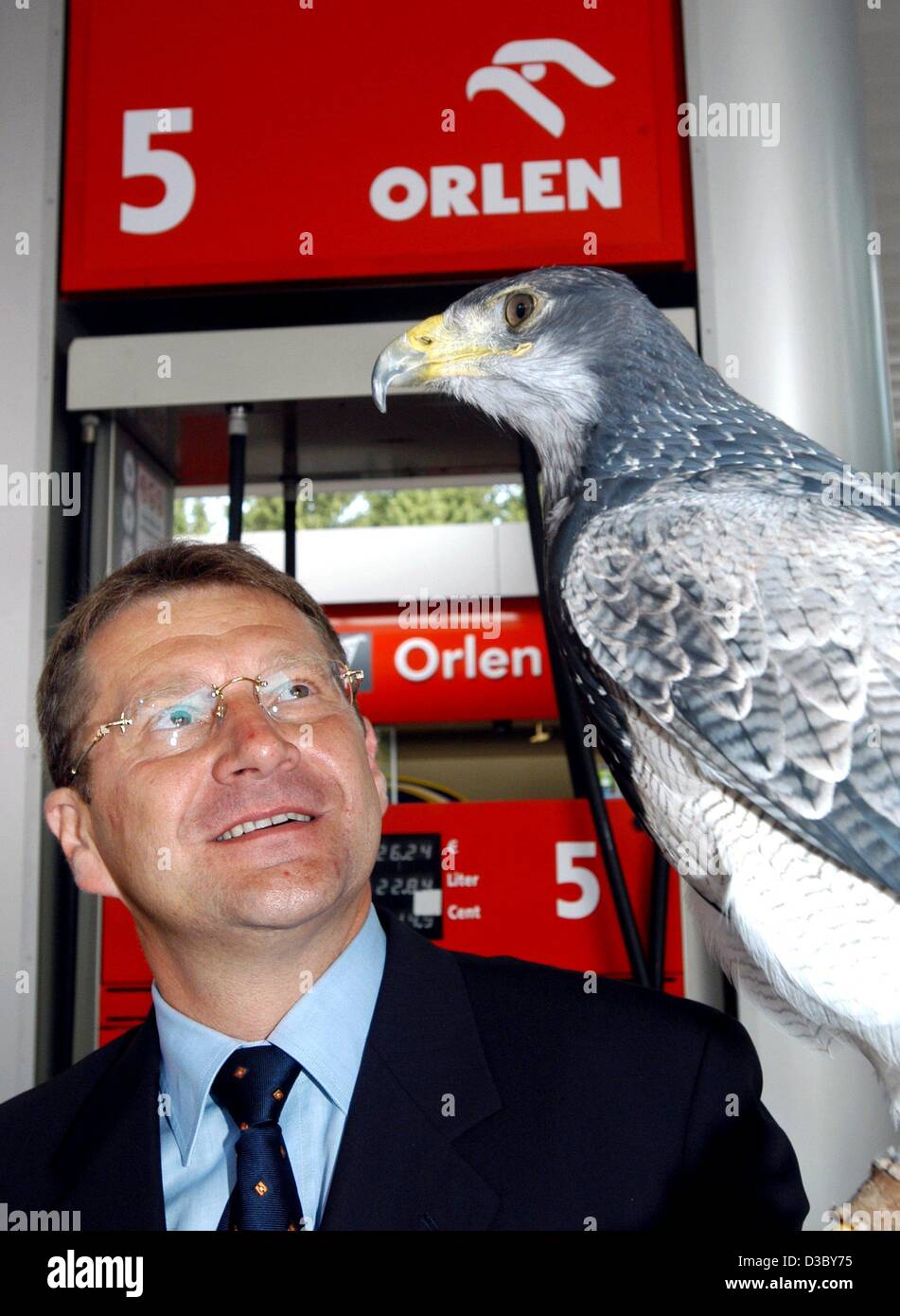 (dpa) - Slawomir Golonka, deputy chairman of the Polish petrochemicals ...