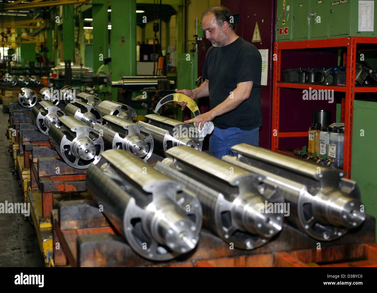 Cylinders presses hi-res stock photography and images - Alamy