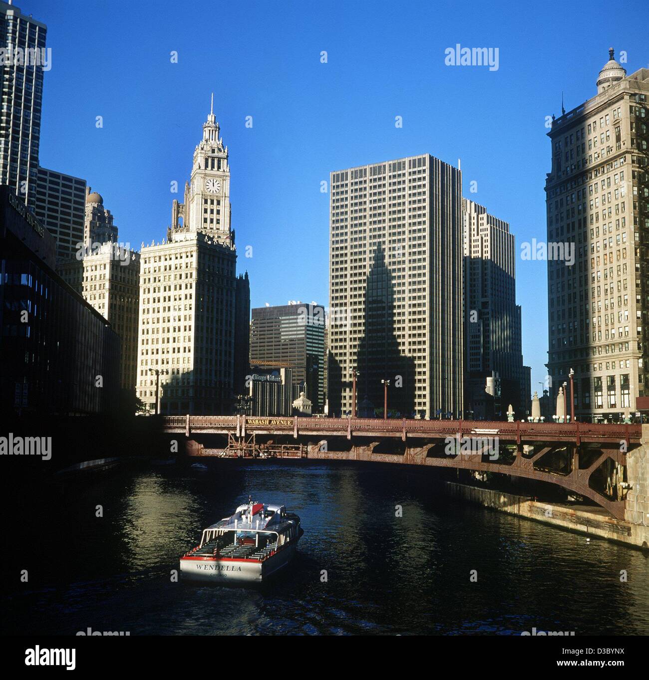 Chicago 2001 hi-res stock photography and images - Alamy
