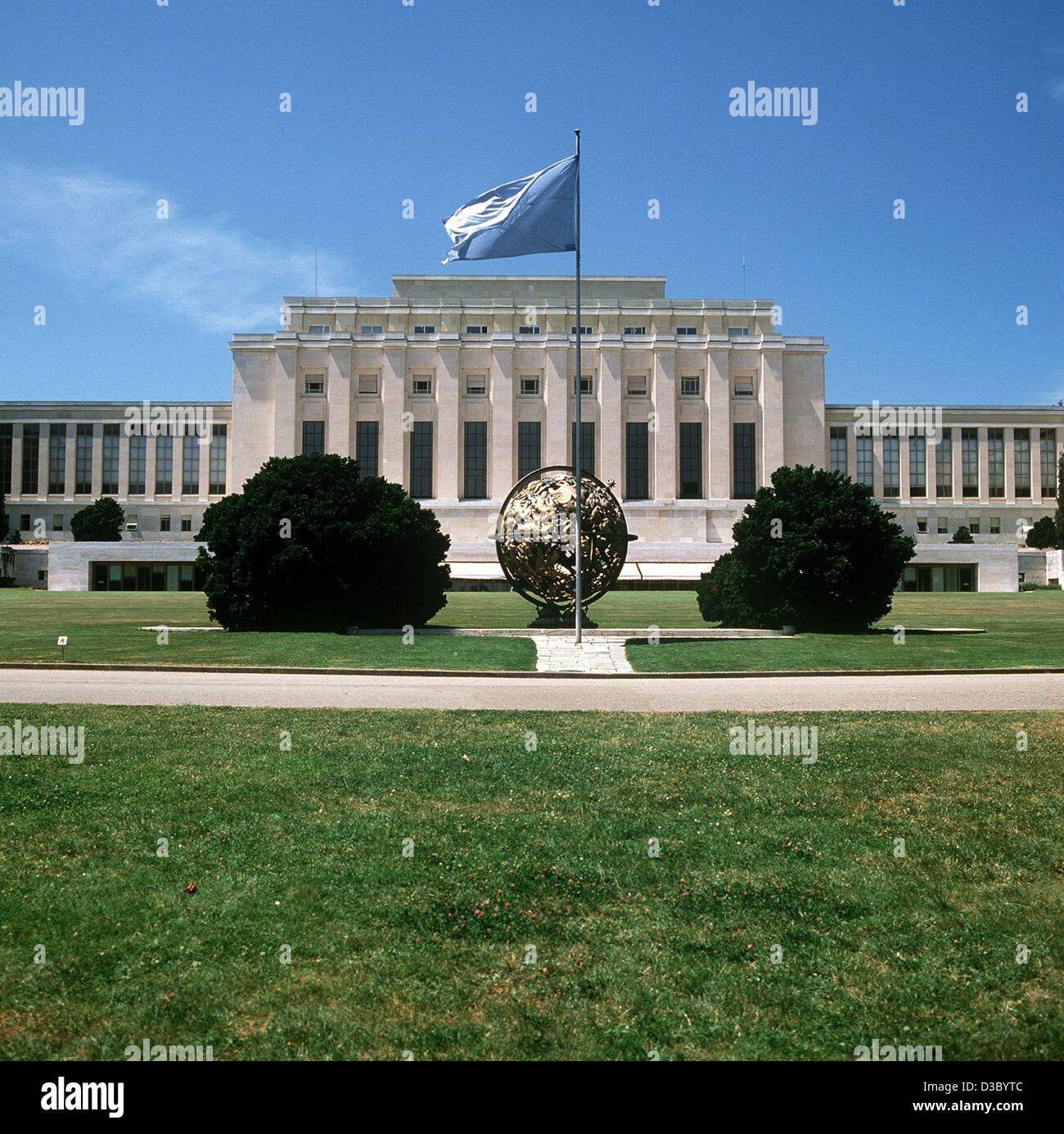 Un headquarters sculpture hi-res stock photography and images - Alamy