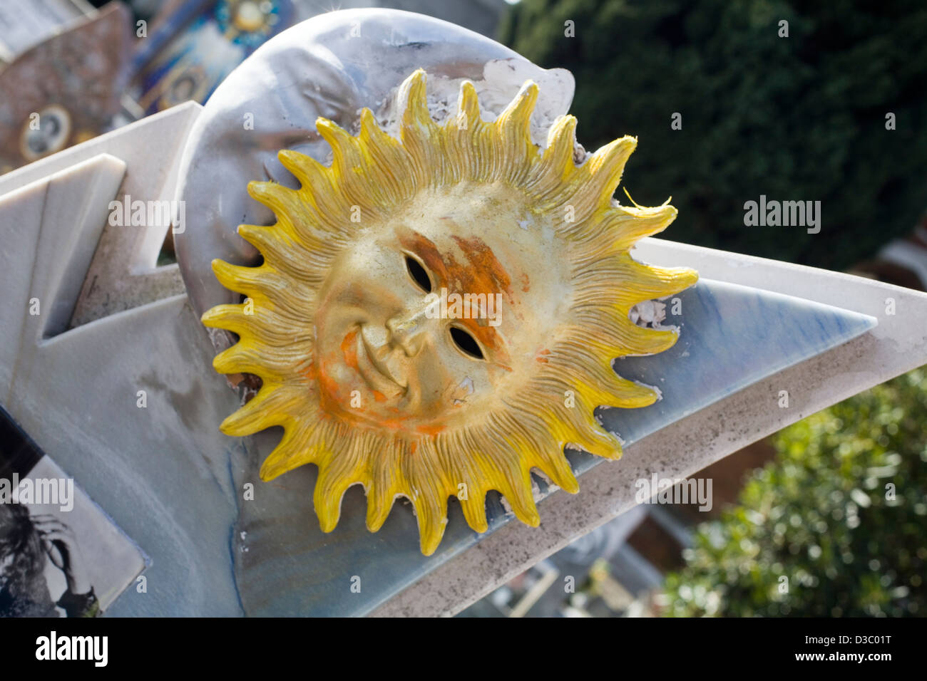 Ceramic sun hi-res stock photography and images - Alamy