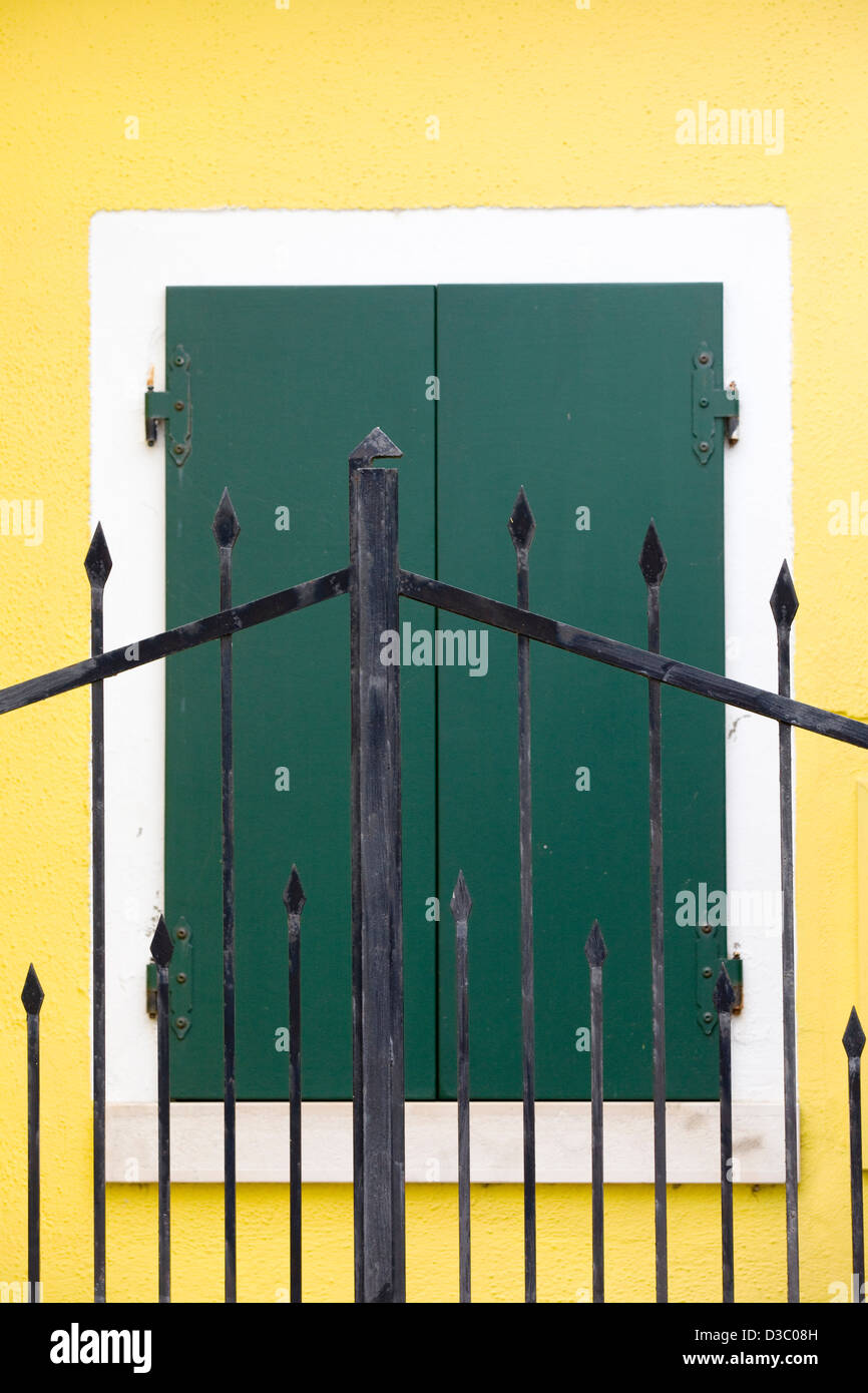 Brightly colored railings hi-res stock photography and images - Alamy