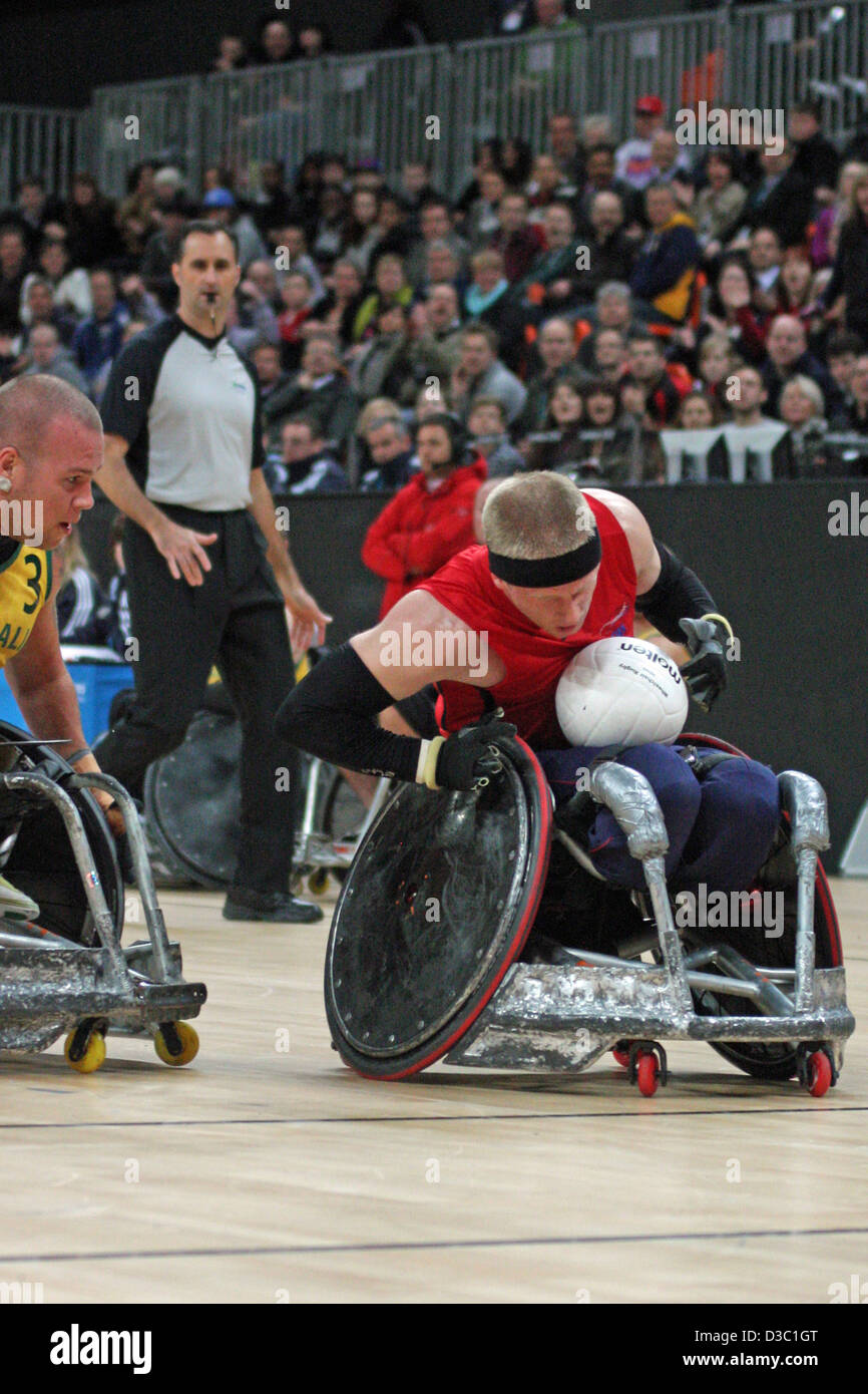 Disabled athlete boy in wheelchair hi-res stock photography and images ...