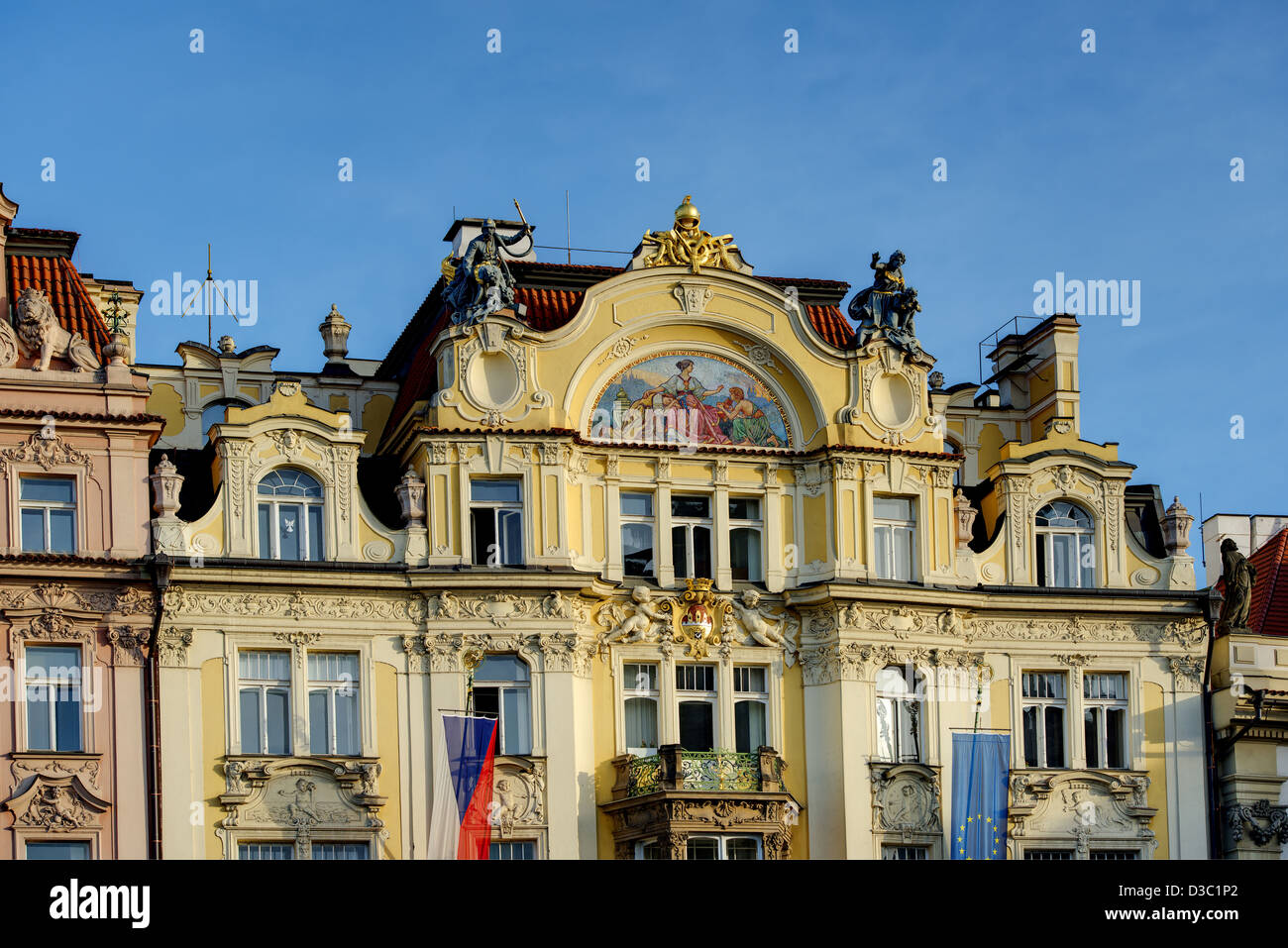 Towns and squares hi-res stock photography and images - Alamy