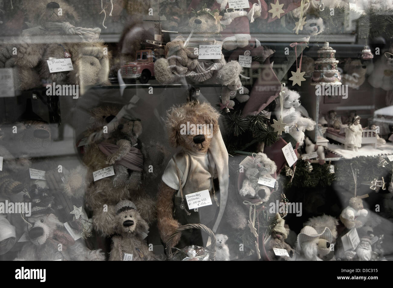 Teddys hi-res stock photography and images - Alamy