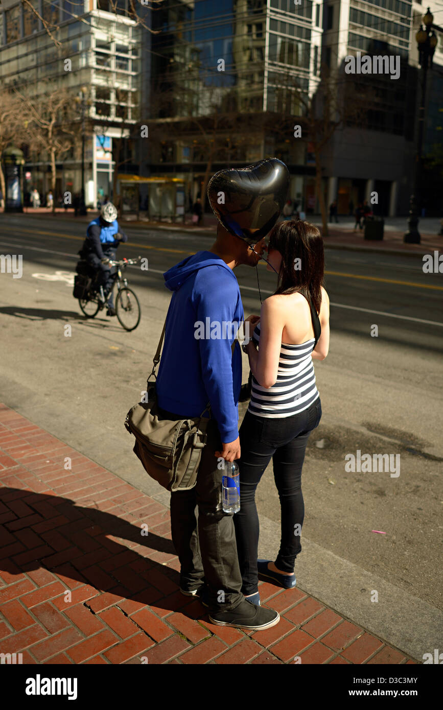 market street kiss san francisco Stock Photo - Alamy