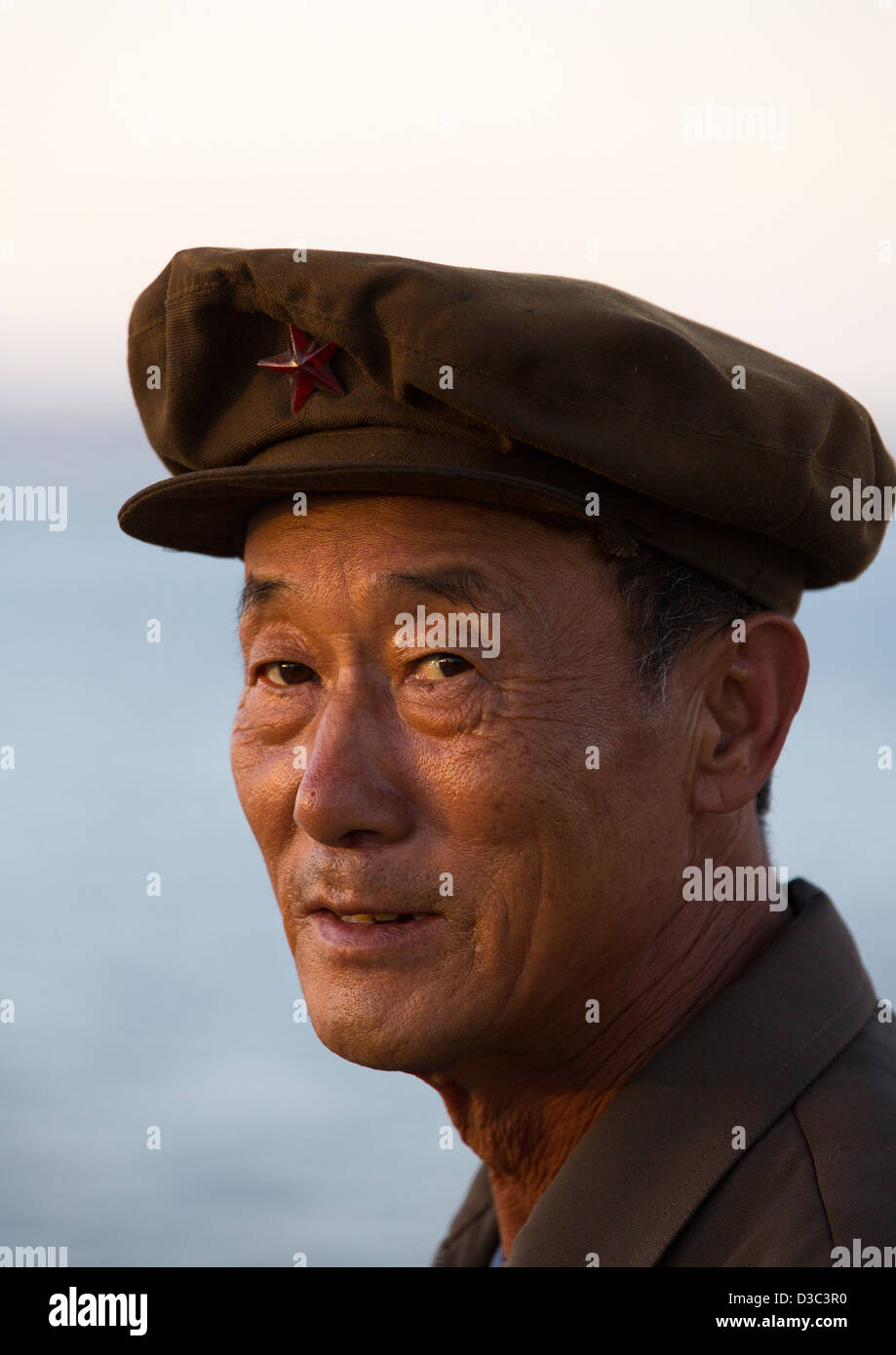 Korean man hi-res stock photography and images - Alamy