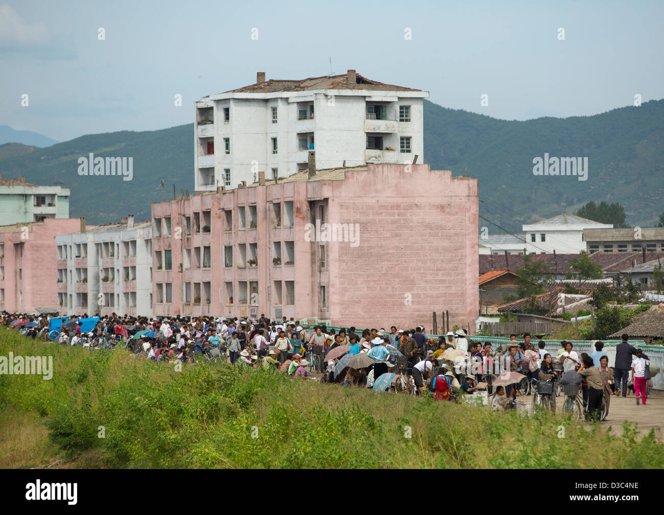 Crowd In A Market, Hamhung, North Korea Stock Photo - Alamy