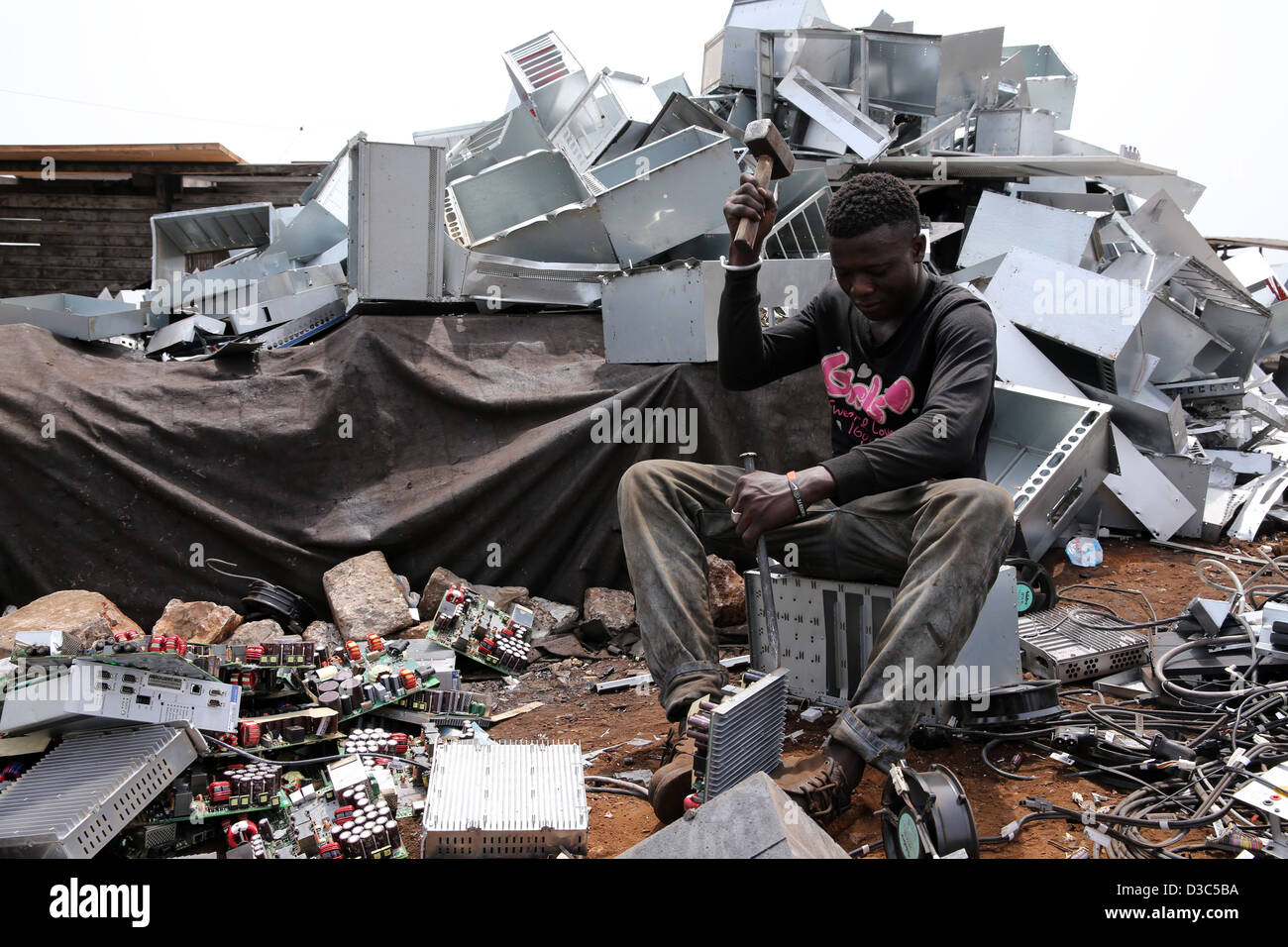 Ewaste recycling servers hi-res stock photography and images - Alamy