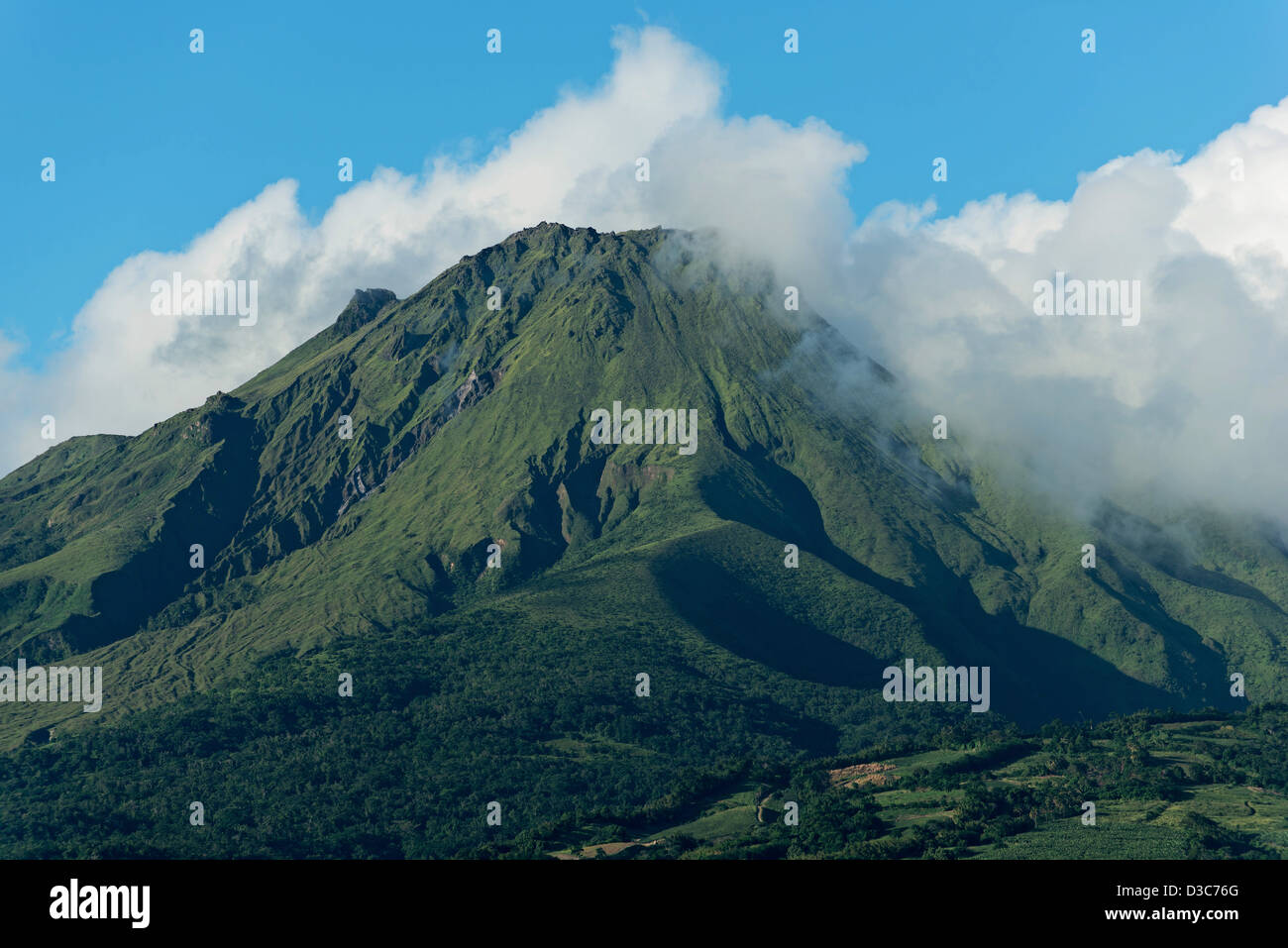 Mont pele hi-res stock photography and images - Alamy