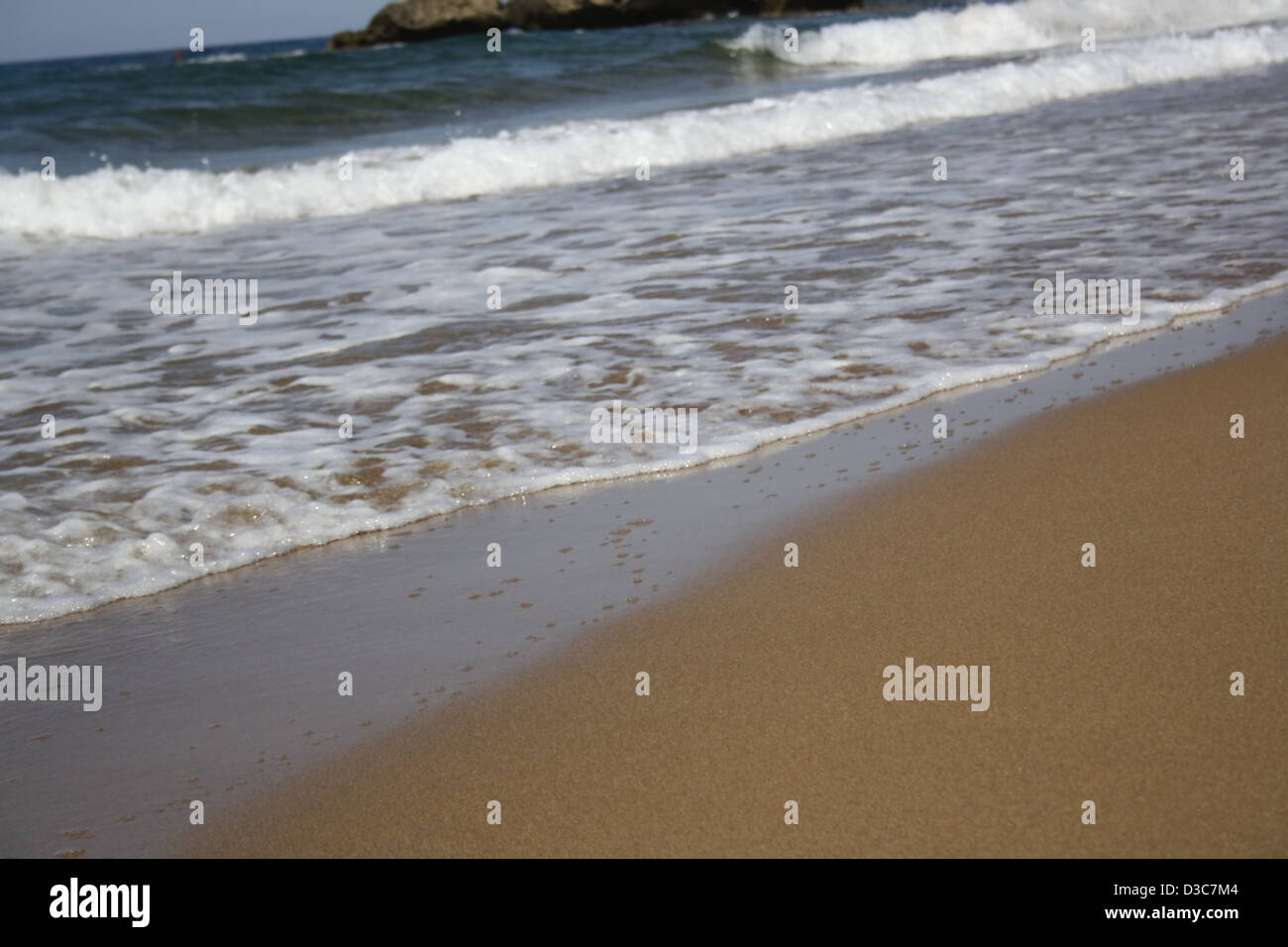 Foam on sand hi-res stock photography and images - Alamy