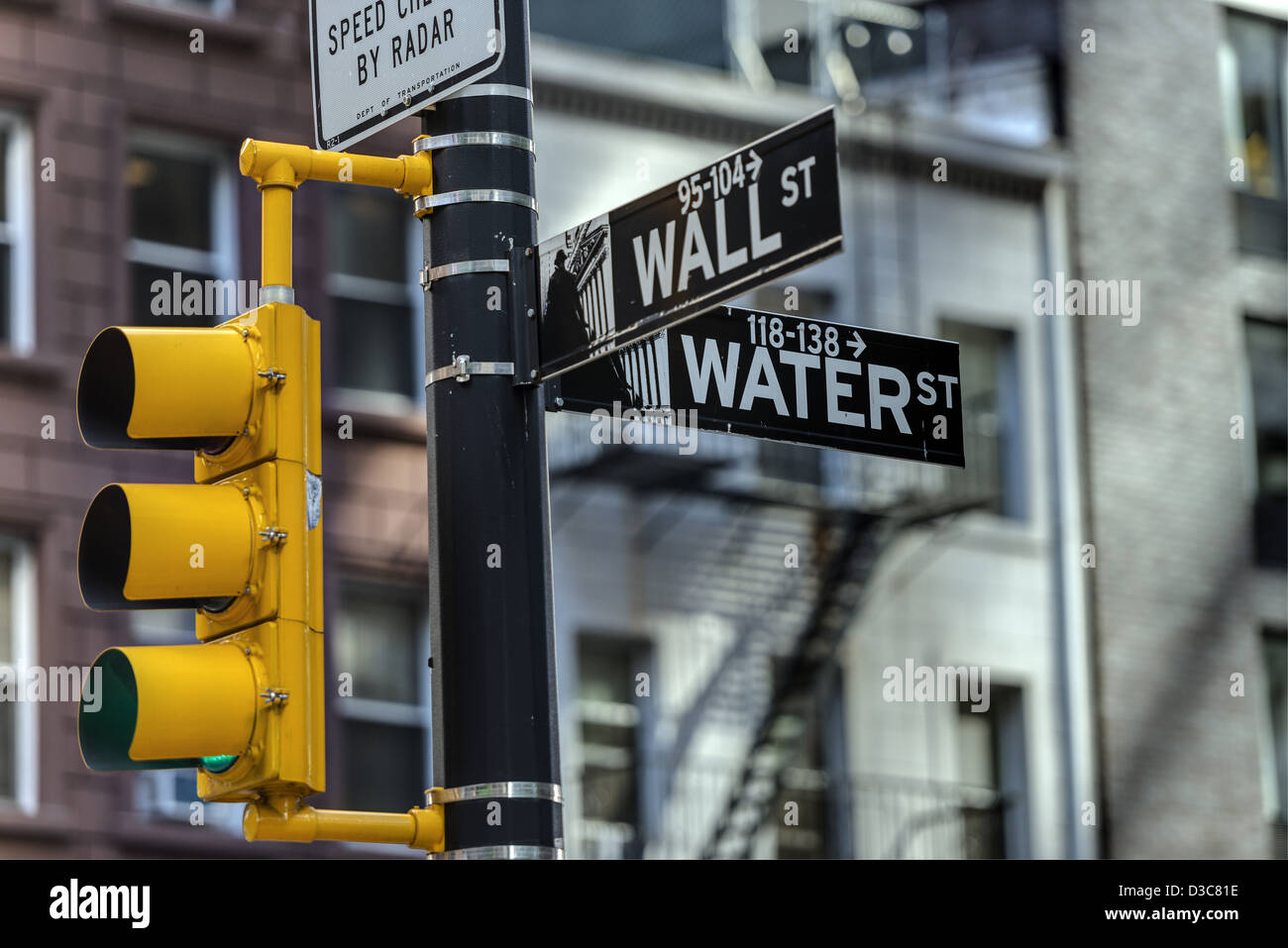 Manhattan traffic sign hi-res stock photography and images - Alamy