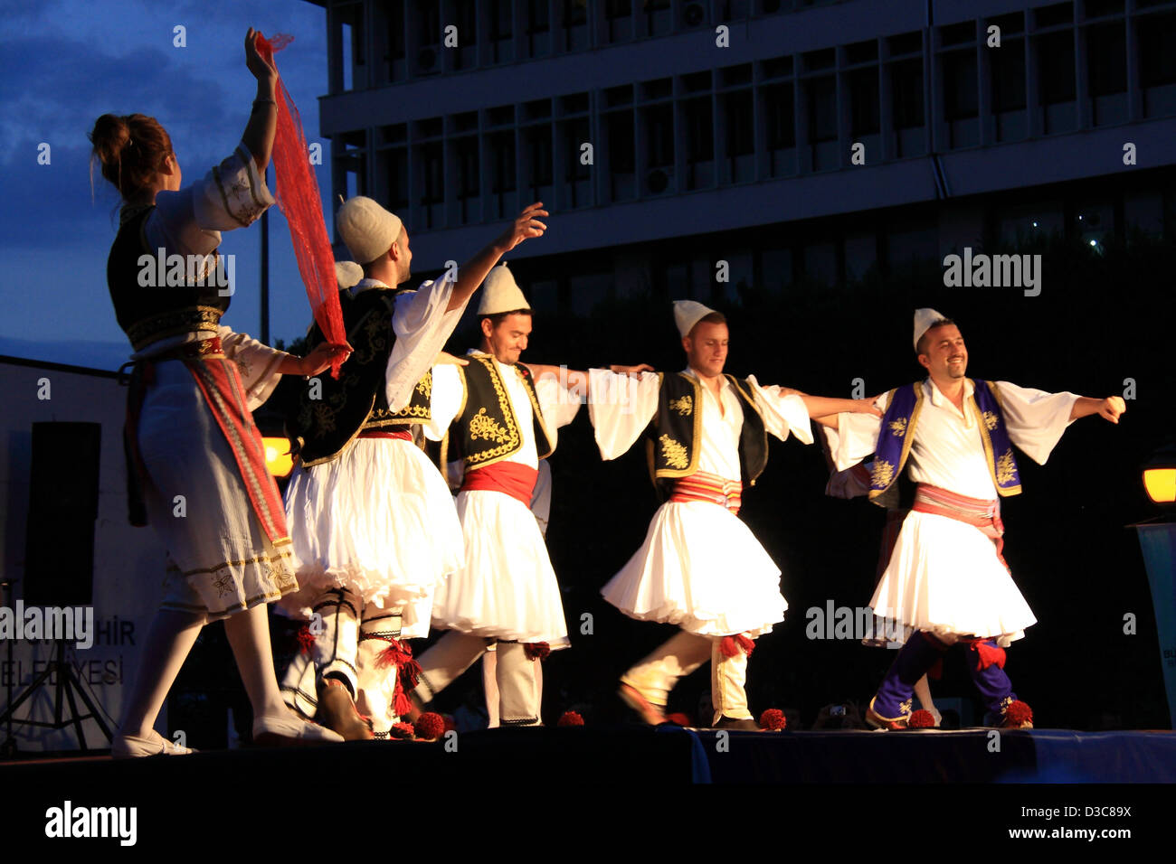 Group dance on stage hi-res stock photography and images - Alamy