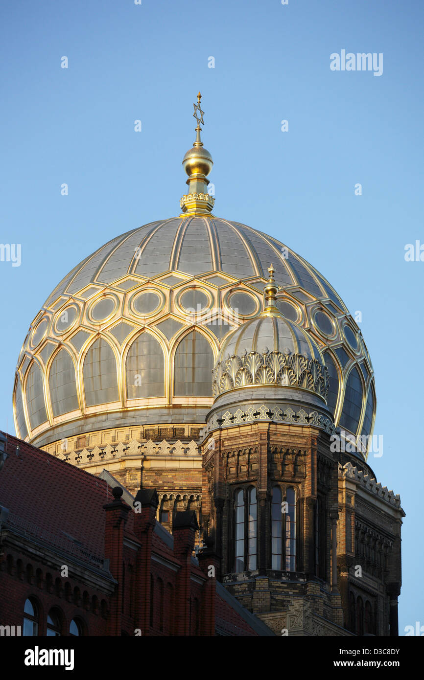 Berlin, Germany, the drum dome of the New Synagogue in Oranienburger ...
