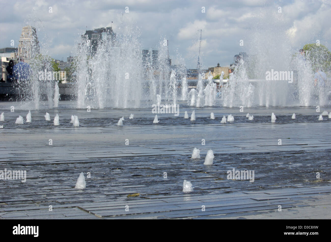More london water feature hi-res stock photography and images - Alamy