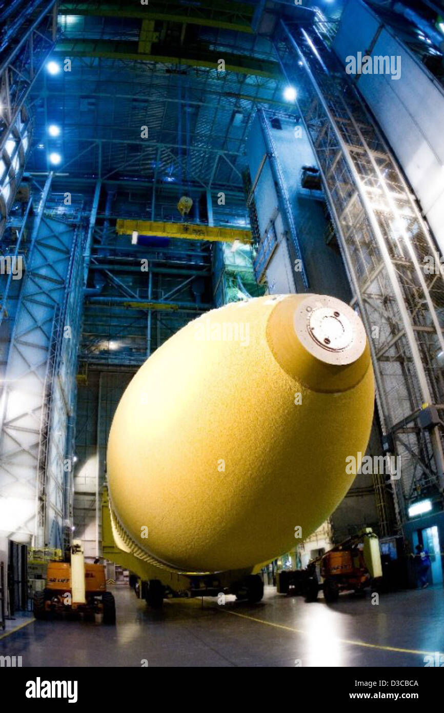 Space shuttle external tank hi-res stock photography and images - Alamy