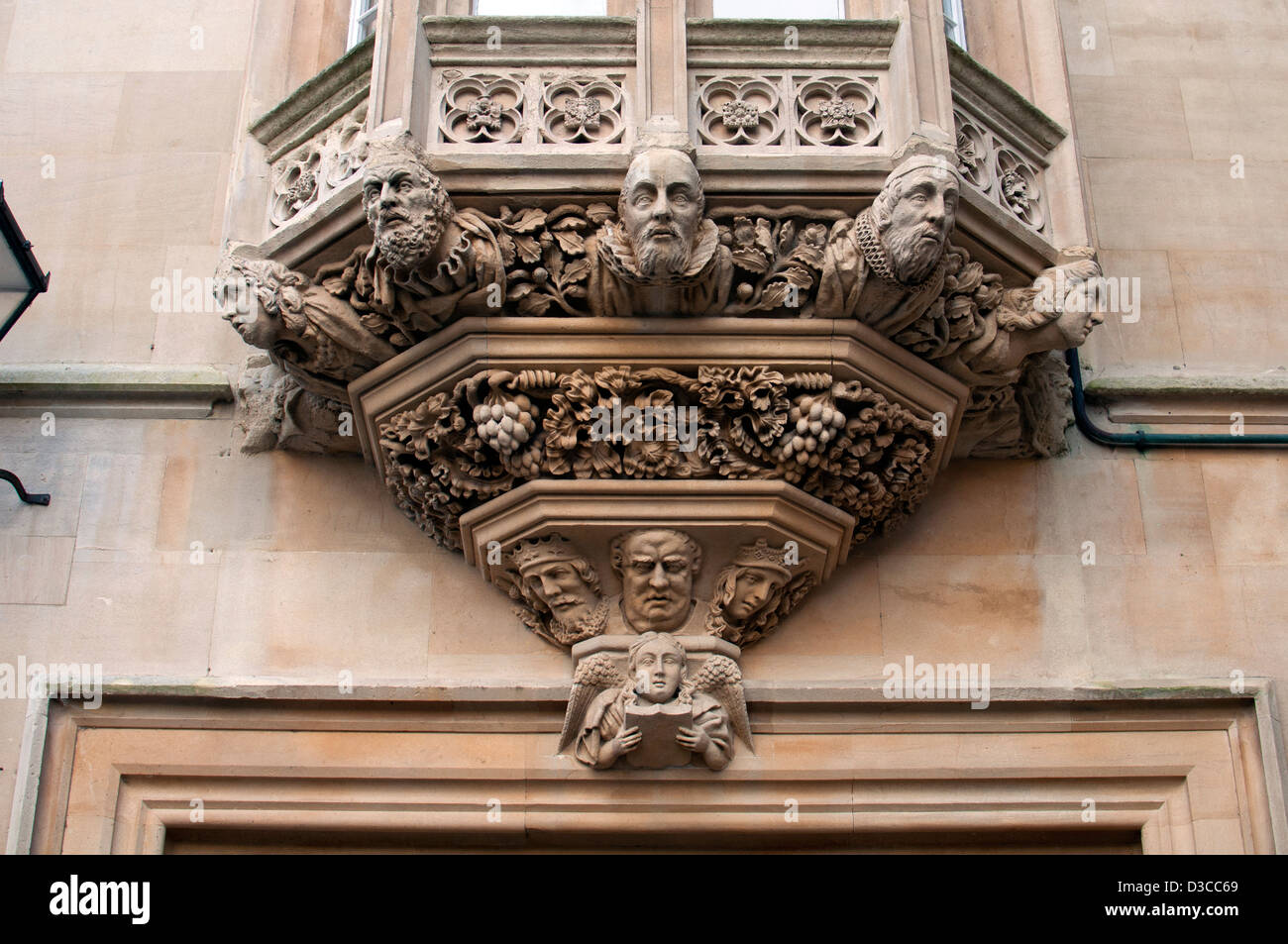 Oriel window detail, Pembroke College, Oxford, UK Stock Photo - Alamy