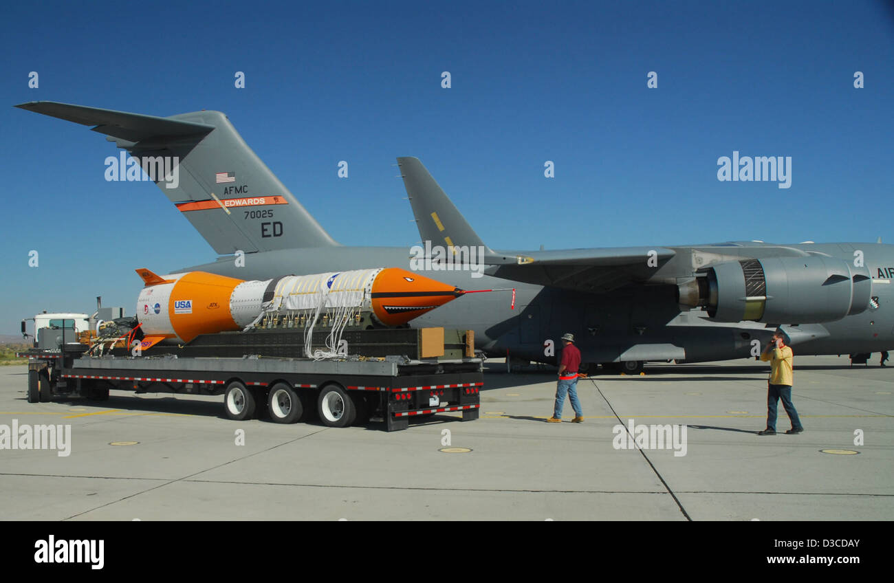 NASA sets a payload record during a parachute development test for ...