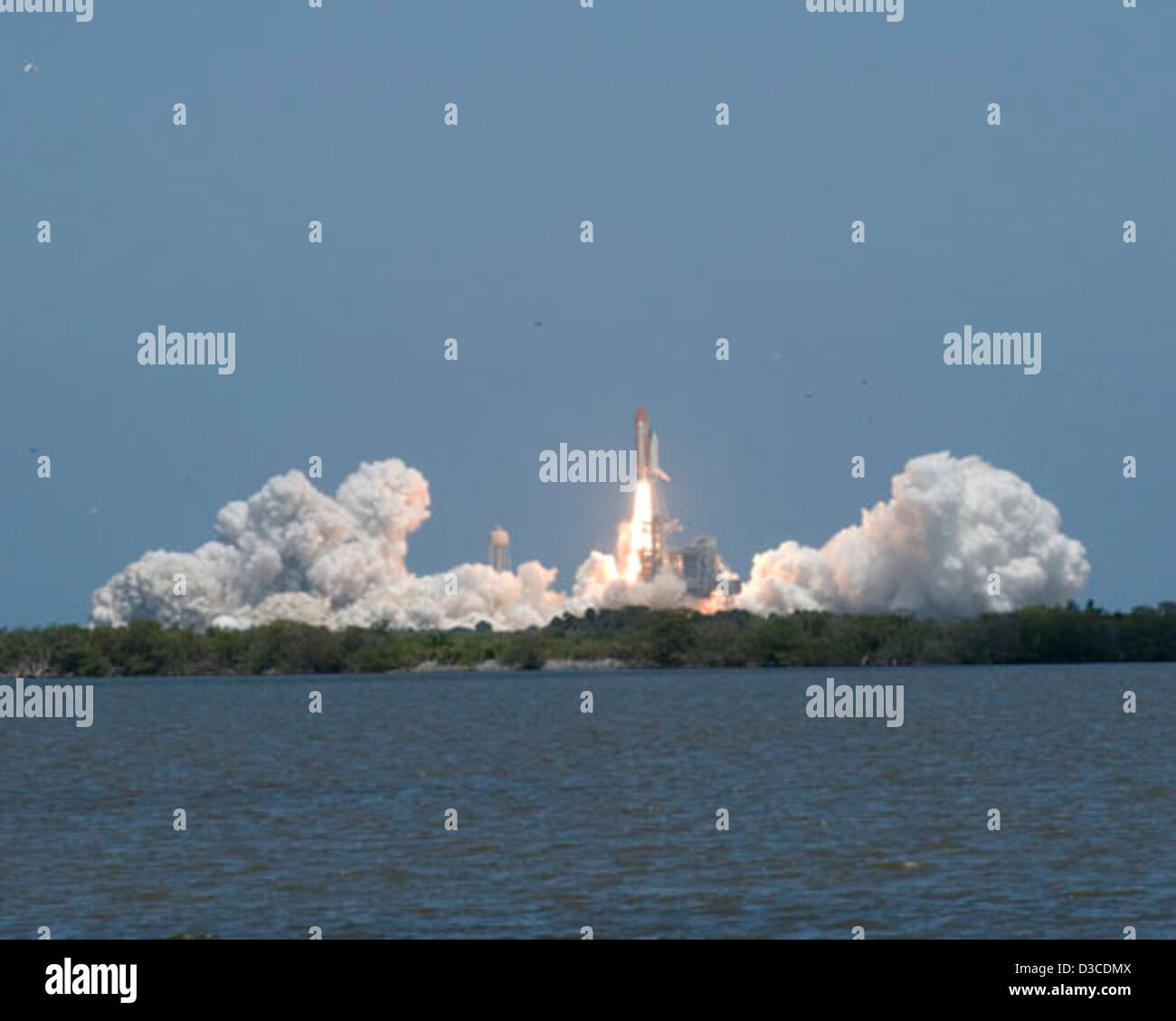 Space Shuttle Atlantis Lifts Off! (NASA, 05/14/10 Stock Photo - Alamy