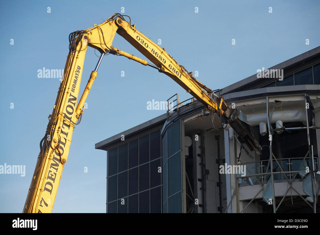 People in front of demolished buildings hi-res stock photography and ...