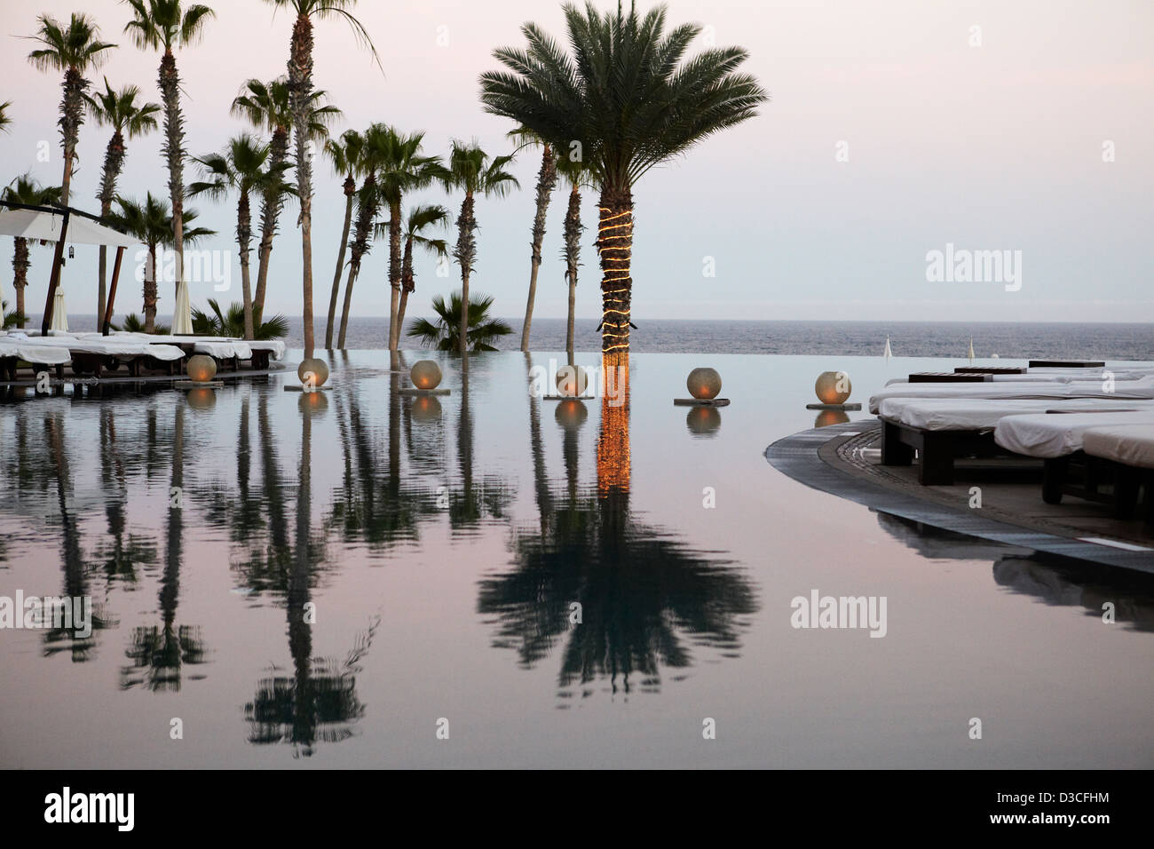 Infinity of lights hi-res stock photography and images - Alamy