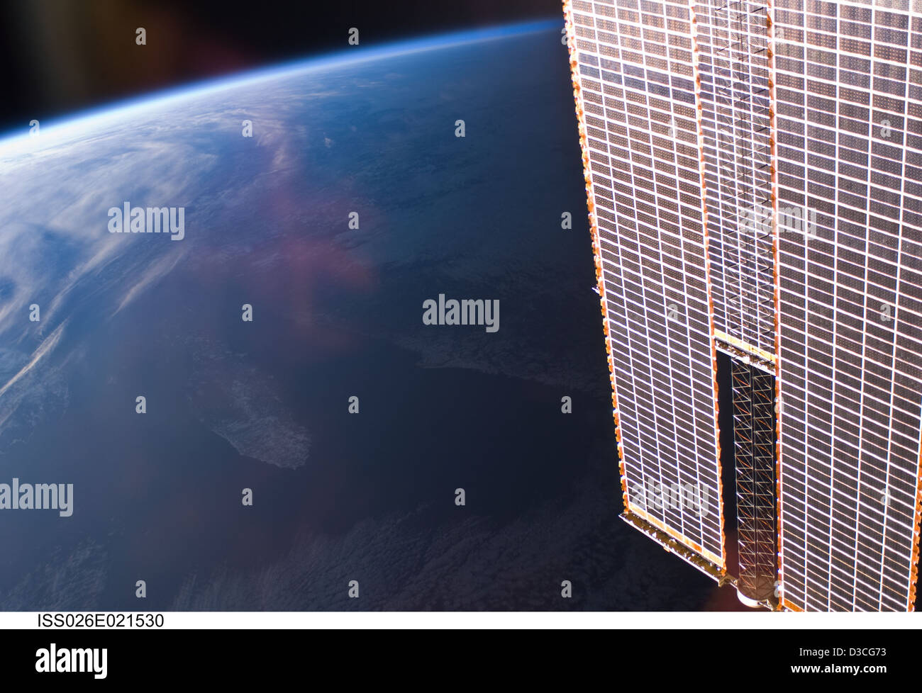 Solar array space station hi-res stock photography and images - Alamy
