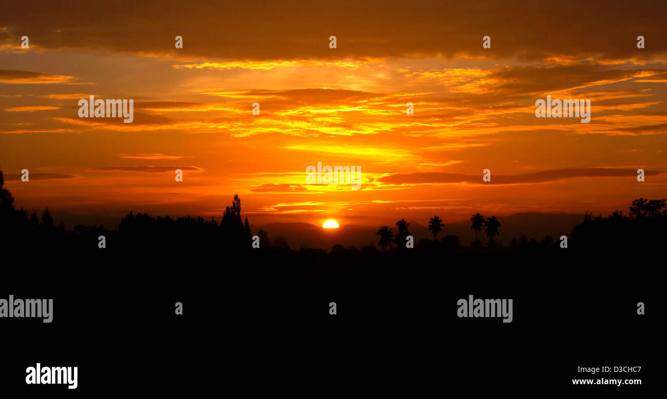 The morning sun on the horizon, refreshing sleep Stock Photo - Alamy