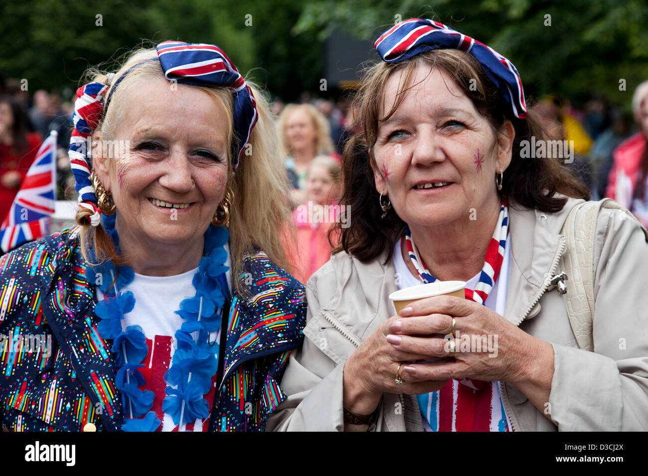 Two elederly women dressed up hi-res stock photography and images - Alamy