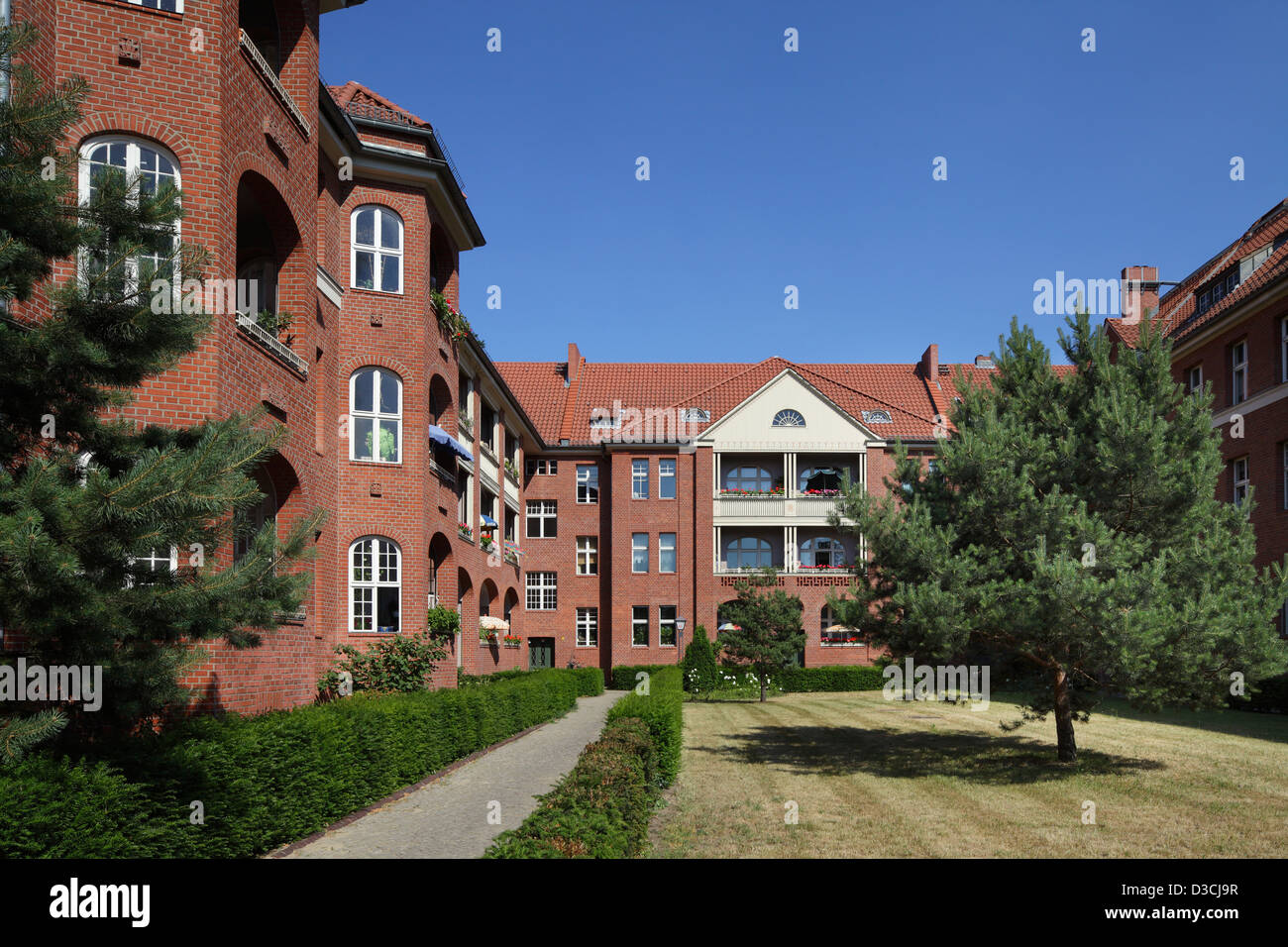 Civil servants building hi-res stock photography and images - Alamy