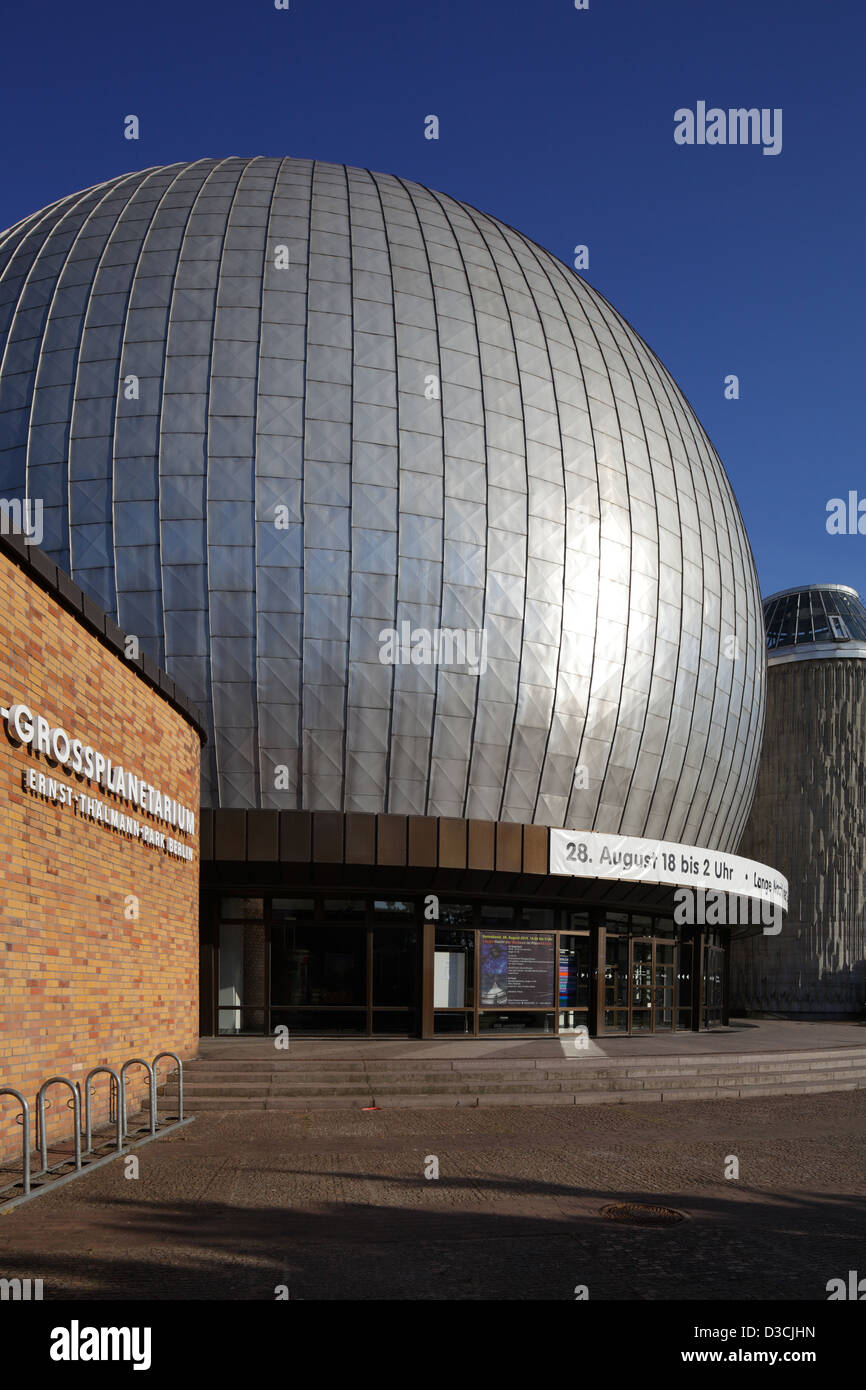 Uplanetarium hi-res stock photography and images - Alamy